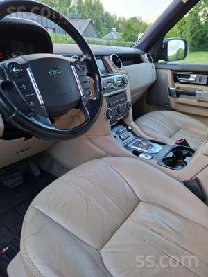 Melns Land Rover Discovery 2012 Rīga, ar dzinēja tilpumu 3.00 L un nobraukumu 295 tūkst. km par 14000 €, foto 7 vietnē AUTOMOTO.COM.LV