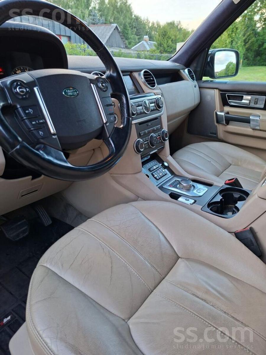 Melns Land Rover Discovery 2012 Rīga, ar dzinēja tilpumu 3.00 L un nobraukumu 295 tūkst. km par 14000 €, foto 7 vietnē AUTOMOTO.COM.LV