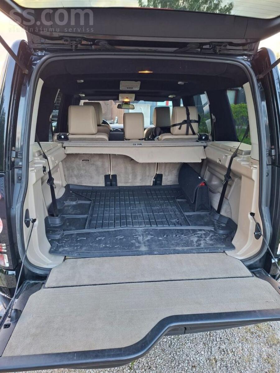 Melns Land Rover Discovery 2012 Rīga, ar dzinēja tilpumu 3.00 L un nobraukumu 295 tūkst. km par 14000 €, foto 10 vietnē AUTOMOTO.COM.LV