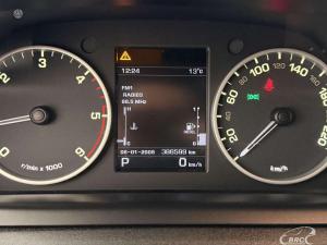 Melns Land Rover Discovery 2012 Viļņa, ar dzinēja tilpumu 2.99 L un nobraukumu 387 tūkst. km par 7300 €, foto 31 vietnē AUTOMOTO.COM.LV