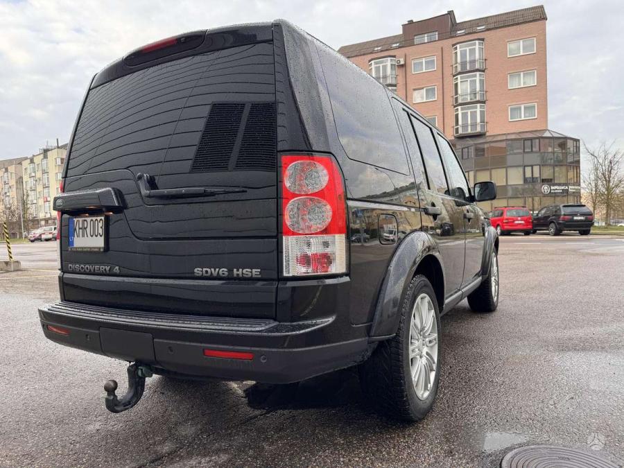 Black Land Rover Discovery 2013 in Vilnius, with an engine capacity of 2.99 L and mileage of 387 thousand km for 9500 €, photo 5 on AUTOMOTO.COM.LV