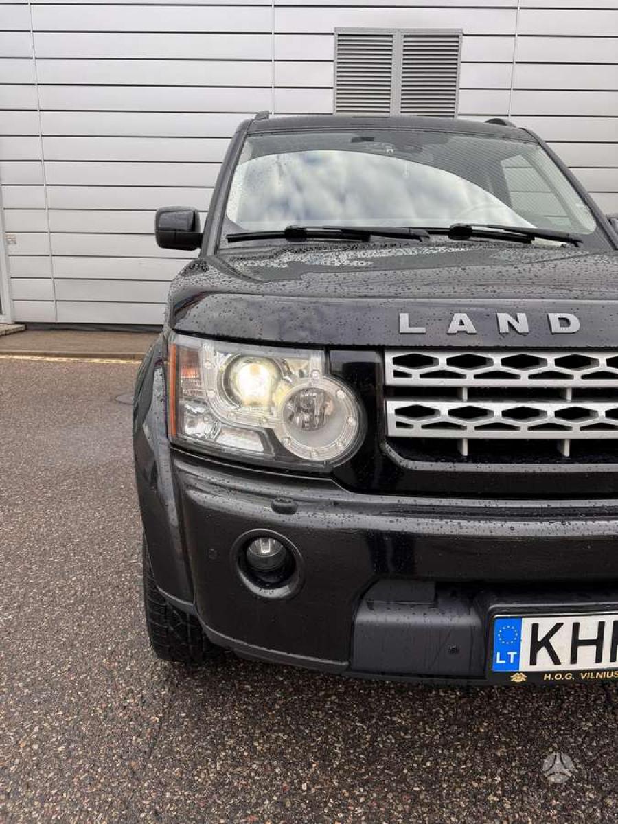 Black Land Rover Discovery 2013 in Vilnius, with an engine capacity of 2.99 L and mileage of 387 thousand km for 9500 €, photo 9 on AUTOMOTO.COM.LV