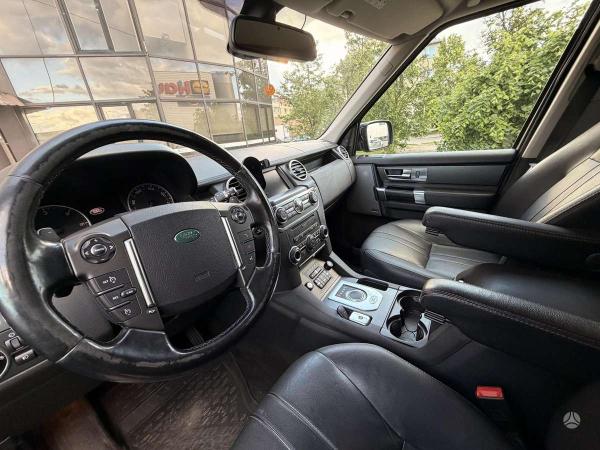 Black Land Rover Discovery 2013 in Vilnius, with an engine capacity of 2.99 L and mileage of 387 thousand km for 9500 €, photo 9 on AUTOMOTO.COM.LV