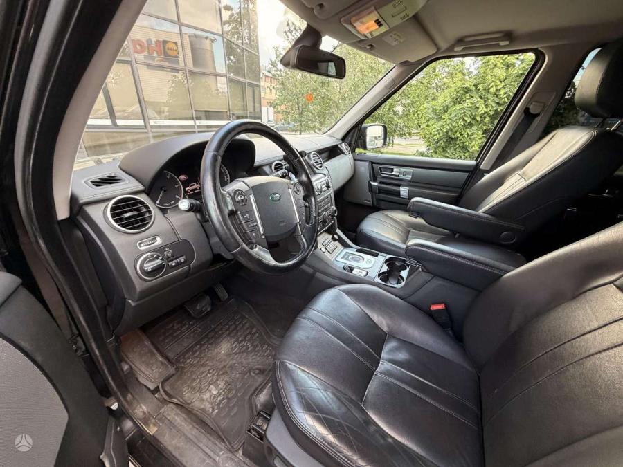 Black Land Rover Discovery 2013 in Vilnius, with an engine capacity of 2.99 L and mileage of 387 thousand km for 9500 €, photo 11 on AUTOMOTO.COM.LV
