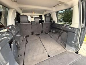Black Land Rover Discovery 2013 in Vilnius, with an engine capacity of 2.99 L and mileage of 387 thousand km for 9500 €, photo 12 on AUTOMOTO.COM.LV