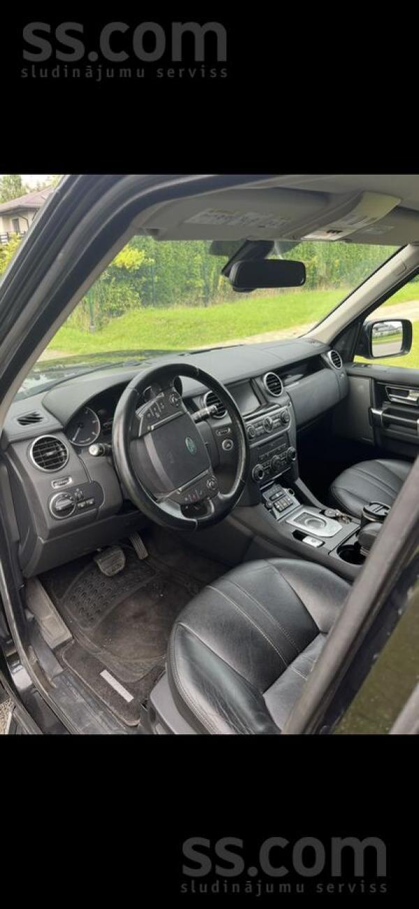 Black Land Rover Discovery 2013 in Jurmala, with an engine capacity of 3.00 L and mileage of 310 thousand km for 8000 €, photo 7 on AUTOMOTO.COM.LV