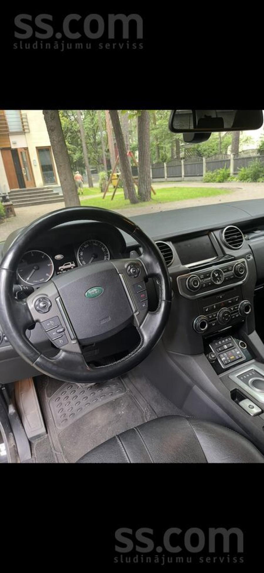 Black Land Rover Discovery 2013 in Jurmala, with an engine capacity of 3.00 L and mileage of 310 thousand km for 8000 €, photo 8 on AUTOMOTO.COM.LV