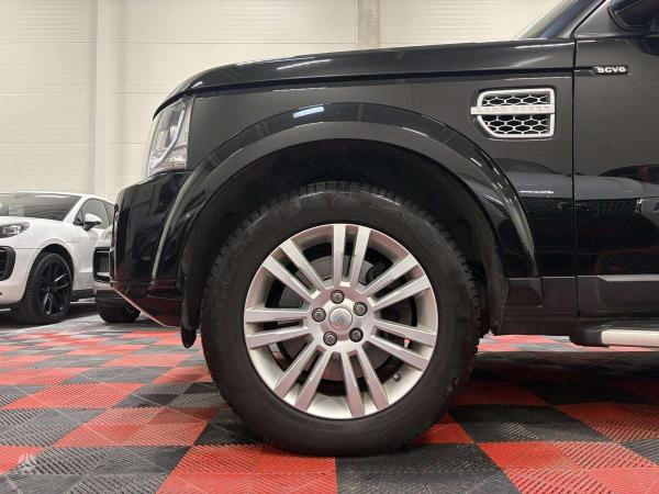 Black Land Rover Discovery 2014 in Vilnius, with an engine capacity of 3.00 L and mileage of 190 thousand km for 13000 €, photo 9 on AUTOMOTO.COM.LV