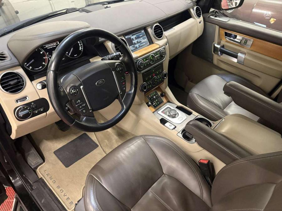 Black Land Rover Discovery 2014 in Vilnius, with an engine capacity of 3.00 L and mileage of 190 thousand km for 13000 €, photo 12 on AUTOMOTO.COM.LV