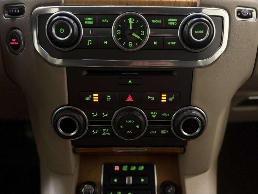 Black Land Rover Discovery 2014 in Vilnius, with an engine capacity of 3.00 L and mileage of 190 thousand km for 13000 €, photo 24 on AUTOMOTO.COM.LV