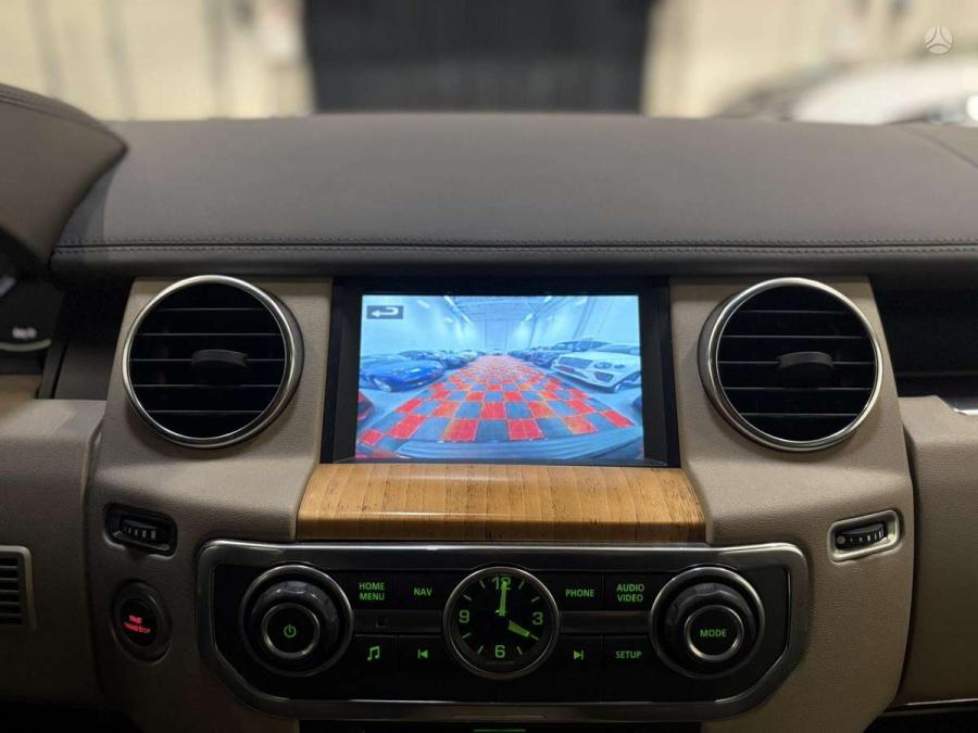 Black Land Rover Discovery 2014 in Vilnius, with an engine capacity of 3.00 L and mileage of 190 thousand km for 13000 €, photo 25 on AUTOMOTO.COM.LV