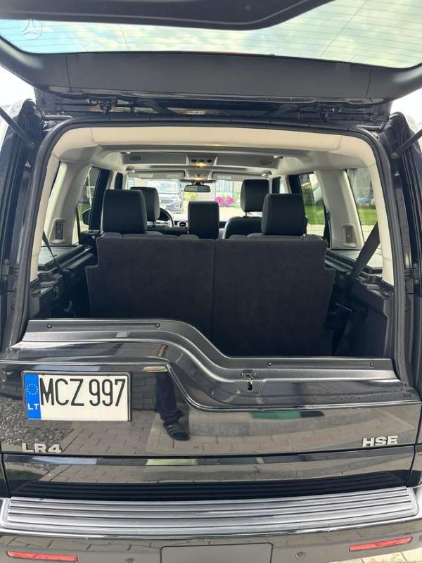 Black Land Rover Discovery 2014 in Kaunas, with an engine capacity of 3.00 L and mileage of 192 thousand km for 14800 €, photo 5 on AUTOMOTO.COM.LV