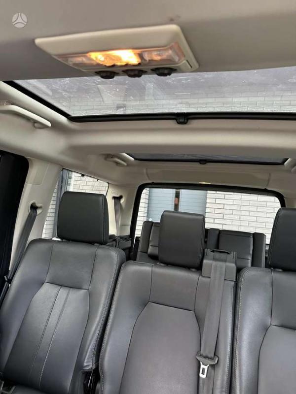 Black Land Rover Discovery 2014 in Kaunas, with an engine capacity of 3.00 L and mileage of 192 thousand km for 14800 €, photo 9 on AUTOMOTO.COM.LV