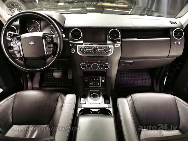 Black Land Rover Discovery 2014 in Tallinn, with an engine capacity of 3.00 L and mileage of 259 thousand km for 11900 €, photo 4 on AUTOMOTO.COM.LV