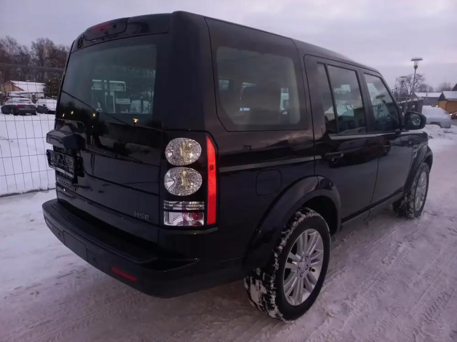 Melns Land Rover Discovery 2015 Rīga, ar dzinēja tilpumu 3.00 L un nobraukumu 250 tūkst. km par 12990 €, foto 3 vietnē AUTOMOTO.COM.LV