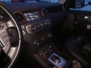 Melns Land Rover Discovery 2015 Rīga, ar dzinēja tilpumu 3.00 L un nobraukumu 250 tūkst. km par 12990 €, foto 10 vietnē AUTOMOTO.COM.LV