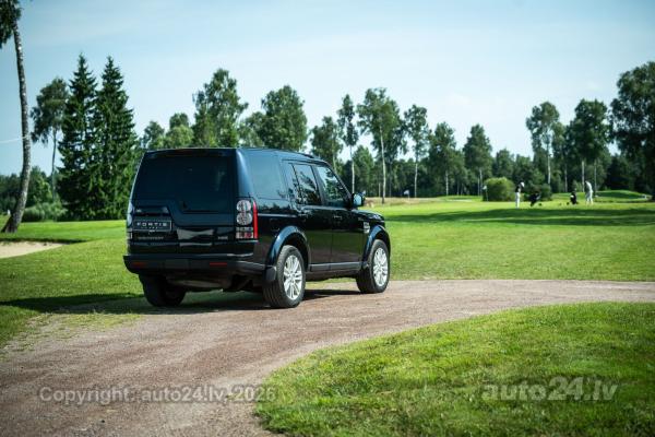 Black Land Rover Discovery 2015 in Tallinn, with an engine capacity of 3.00 L and mileage of 200 thousand km for 20500 €, photo 3 on AUTOMOTO.COM.LV