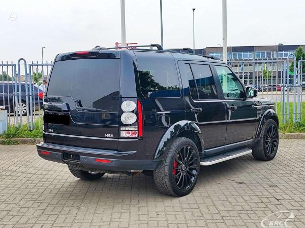 Land Rover Discovery 2015 in Klaipeda on AUTOMOTO.COM.LV Black Land Rover Discovery 2015 in Klaipeda, with an engine capacity of 3.00 L and mileage of 182 thousand km for 13900 €, photo 4 on AUTOMOTO.COM.LV