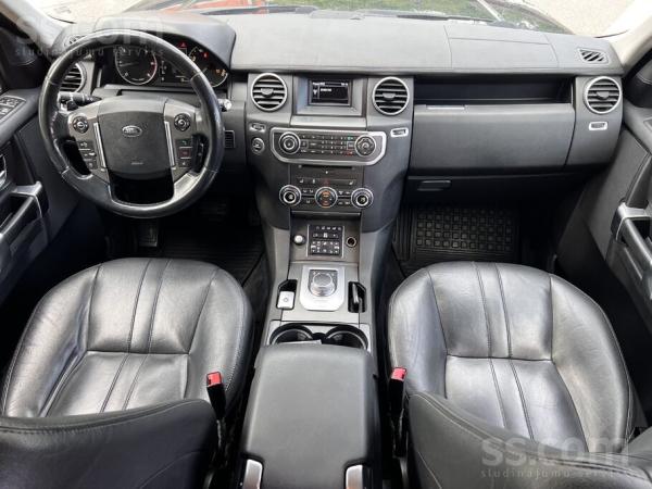 Black Land Rover Discovery 2015 in Riga, with an engine capacity of 3.00 L and mileage of 227 thousand km for 9990 €, photo 8 on AUTOMOTO.COM.LV