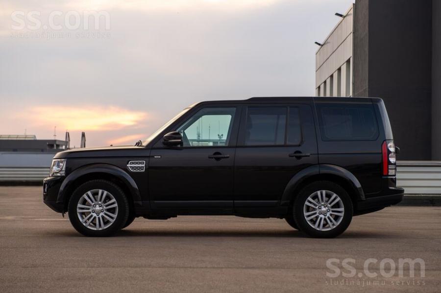 Melns Land Rover Discovery 2015 Rīga, ar dzinēja tilpumu 3.00 L un nobraukumu 160 tūkst. km par 16500 €, foto 1 vietnē AUTOMOTO.COM.LV