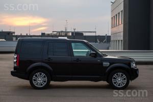 Melns Land Rover Discovery 2015 Rīga, ar dzinēja tilpumu 3.00 L un nobraukumu 160 tūkst. km par 16500 €, foto 6 vietnē AUTOMOTO.COM.LV