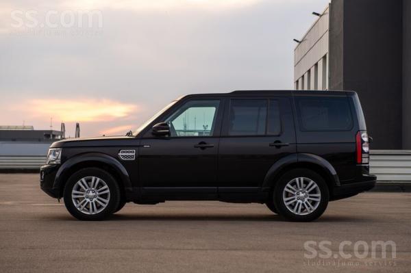 Land Rover Discovery 2015 in Riga on AUTOMOTO.COM.LV Black Land Rover Discovery 2015 in Riga, with an engine capacity of 3.00 L and mileage of 160 thousand km for 16500 €, photo 1 on AUTOMOTO.COM.LV