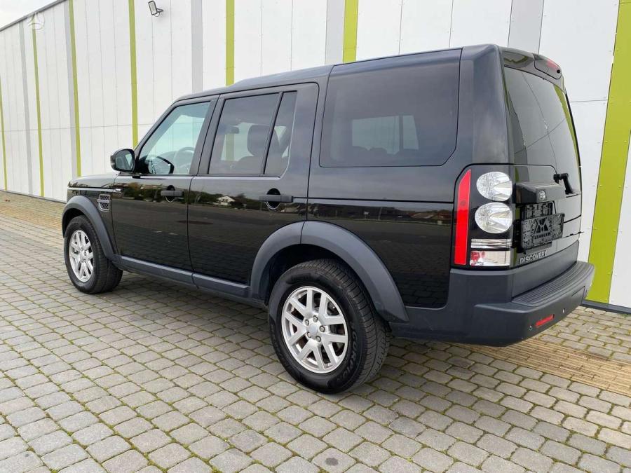 Melns Land Rover Discovery 2015 Raseiniai, ar dzinēja tilpumu 3.00 L un nobraukumu 408 tūkst. km par 8900 €, foto 4 vietnē AUTOMOTO.COM.LV