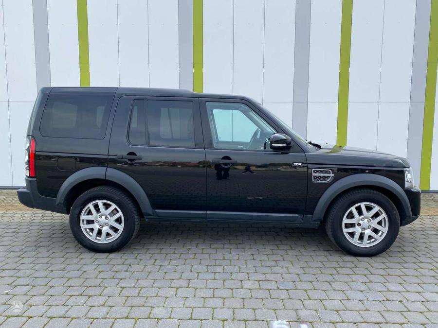 Melns Land Rover Discovery 2015 Raseiniai, ar dzinēja tilpumu 3.00 L un nobraukumu 408 tūkst. km par 8900 €, foto 7 vietnē AUTOMOTO.COM.LV