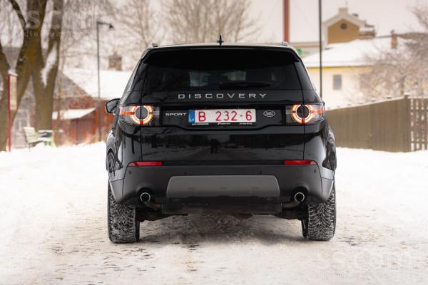 Melns Land Rover Discovery 2016 Jelgava, ar dzinēja tilpumu 2.00 L un nobraukumu 196 tūkst. km par 12690 €, foto 4 vietnē AUTOMOTO.COM.LV