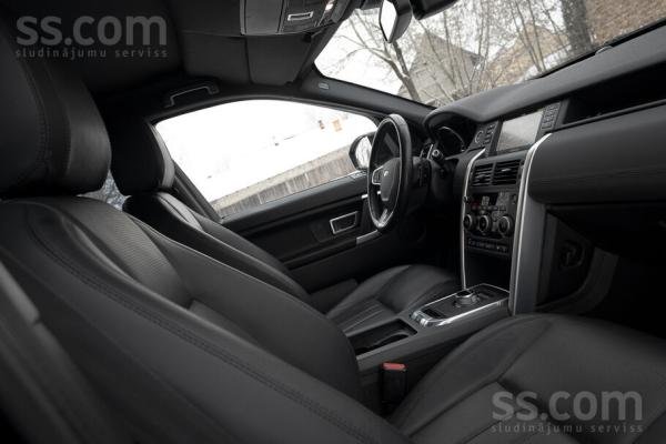 Melns Land Rover Discovery 2016 Jelgava, ar dzinēja tilpumu 2.00 L un nobraukumu 196 tūkst. km par 12690 €, foto 8 vietnē AUTOMOTO.COM.LV