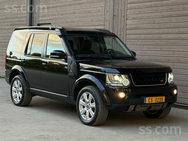 Melns Land Rover Discovery 2016 Jelgava, ar dzinēja tilpumu 3.00 L un nobraukumu 243 tūkst. km par 16500 €, foto 1 vietnē AUTOMOTO.COM.LV