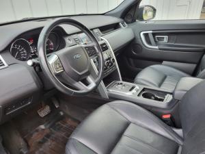 Melns Land Rover Discovery 2016 Rīga, ar dzinēja tilpumu 2.00 L un nobraukumu 196 tūkst. km par 13990 €, foto 9 vietnē AUTOMOTO.COM.LV