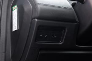 Melns Land Rover Discovery 2016 Rīga, ar dzinēja tilpumu 2.00 L un nobraukumu 196 tūkst. km par 13990 €, foto 15 vietnē AUTOMOTO.COM.LV