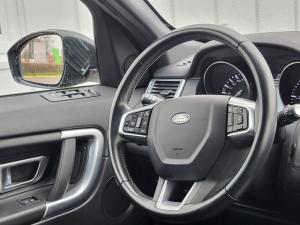 Melns Land Rover Discovery 2016 Rīga, ar dzinēja tilpumu 2.00 L un nobraukumu 196 tūkst. km par 13990 €, foto 20 vietnē AUTOMOTO.COM.LV