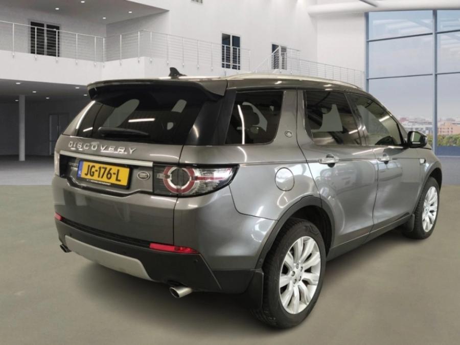 Melns Land Rover Discovery 2016 Rīga, ar dzinēja tilpumu 2.00 L un nobraukumu 196 tūkst. km par 13990 €, foto 48 vietnē AUTOMOTO.COM.LV