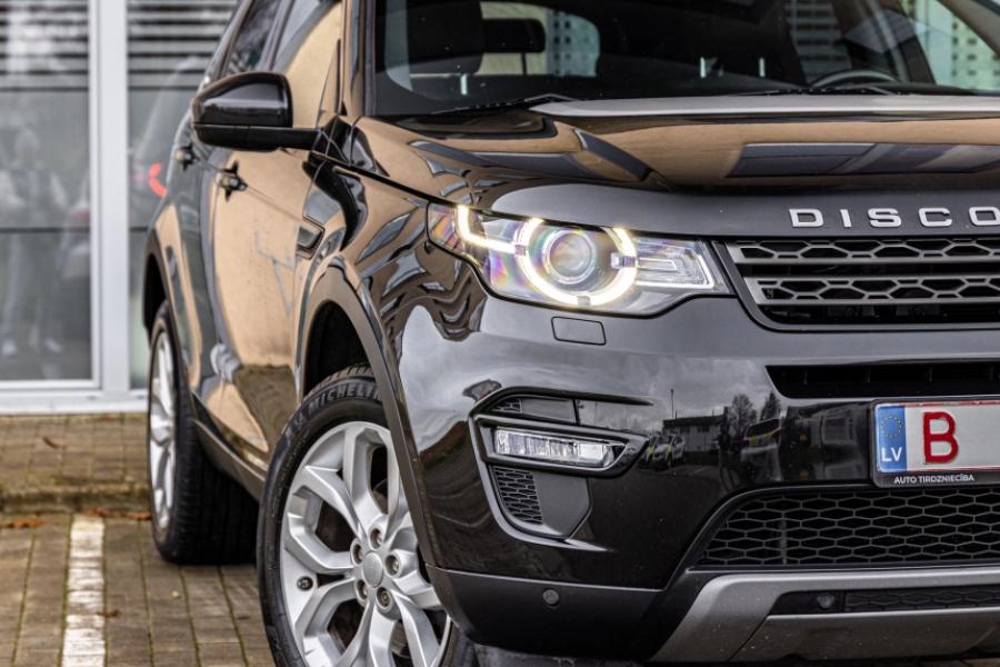 Melns Land Rover Discovery 2016 Rīga, ar dzinēja tilpumu 2.00 L un nobraukumu 196 tūkst. km par 13990 €, foto 51 vietnē AUTOMOTO.COM.LV