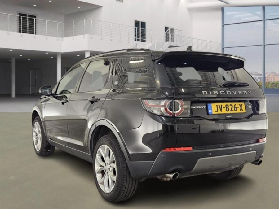 Melns Land Rover Discovery 2016 Rīga, ar dzinēja tilpumu 2.00 L un nobraukumu 196 tūkst. km par 13990 €, foto 59 vietnē AUTOMOTO.COM.LV