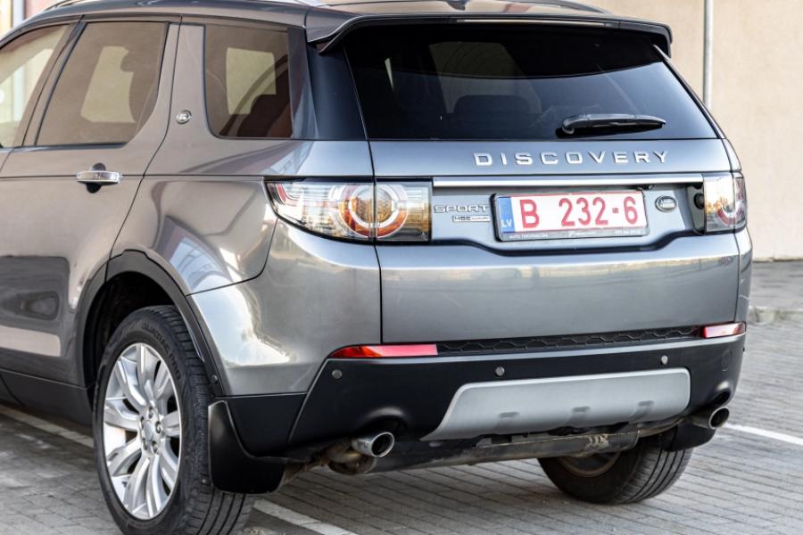 Melns Land Rover Discovery 2016 Rīga, ar dzinēja tilpumu 2.00 L un nobraukumu 196 tūkst. km par 13990 €, foto 66 vietnē AUTOMOTO.COM.LV