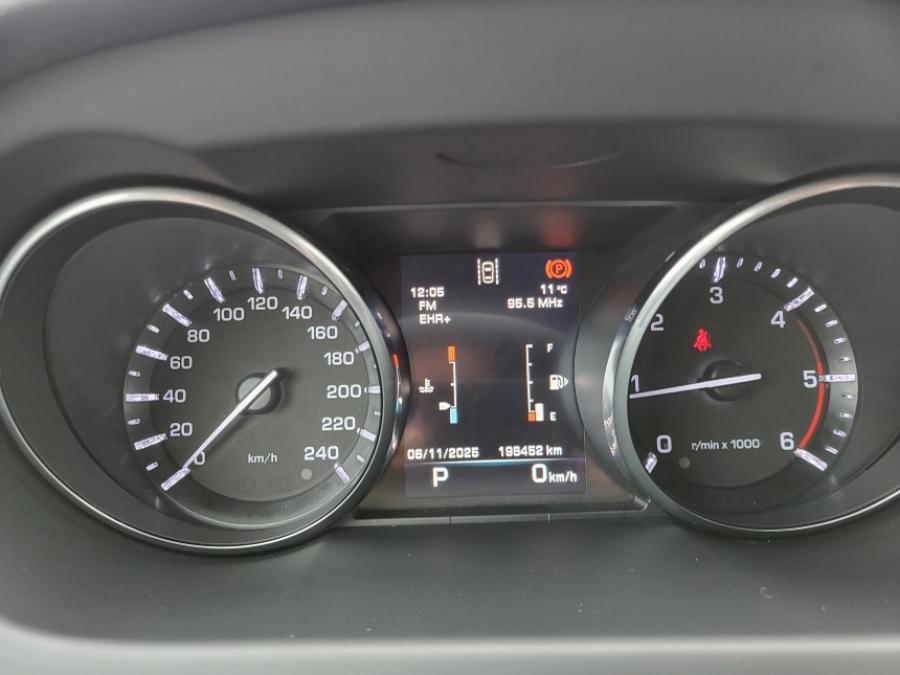Melns Land Rover Discovery 2016 Rīga, ar dzinēja tilpumu 2.00 L un nobraukumu 196 tūkst. km par 13990 €, foto 83 vietnē AUTOMOTO.COM.LV