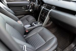 Melns Land Rover Discovery 2016 Rīga, ar dzinēja tilpumu 2.00 L un nobraukumu 196 tūkst. km par 13990 €, foto 84 vietnē AUTOMOTO.COM.LV