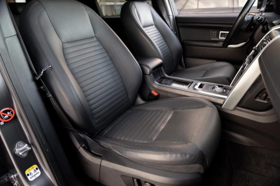 Melns Land Rover Discovery 2016 Rīga, ar dzinēja tilpumu 2.00 L un nobraukumu 196 tūkst. km par 13990 €, foto 86 vietnē AUTOMOTO.COM.LV