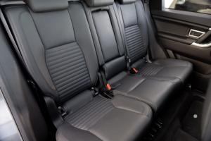 Melns Land Rover Discovery 2016 Rīga, ar dzinēja tilpumu 2.00 L un nobraukumu 196 tūkst. km par 13990 €, foto 90 vietnē AUTOMOTO.COM.LV