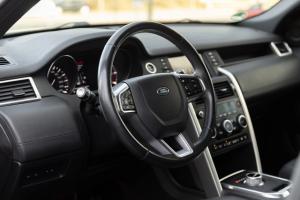 Melns Land Rover Discovery 2016 Rīga, ar dzinēja tilpumu 2.00 L un nobraukumu 196 tūkst. km par 13990 €, foto 94 vietnē AUTOMOTO.COM.LV