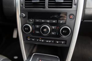 Melns Land Rover Discovery 2016 Rīga, ar dzinēja tilpumu 2.00 L un nobraukumu 196 tūkst. km par 13990 €, foto 95 vietnē AUTOMOTO.COM.LV