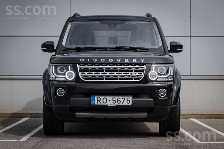 Black Land Rover Discovery 2016 in Riga, with an engine capacity of 3.00 L and mileage of 250 thousand km for 13490 €, photo 3 on AUTOMOTO.COM.LV