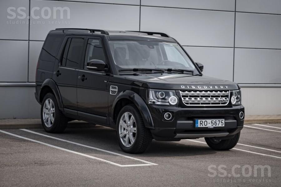 Black Land Rover Discovery 2016 in Riga, with an engine capacity of 3.00 L and mileage of 250 thousand km for 13490 €, photo 4 on AUTOMOTO.COM.LV