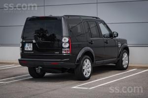 Black Land Rover Discovery 2016 in Riga, with an engine capacity of 3.00 L and mileage of 250 thousand km for 13490 €, photo 5 on AUTOMOTO.COM.LV