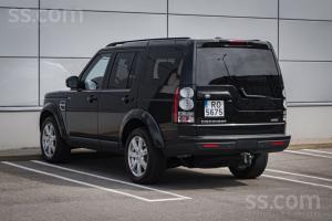 Black Land Rover Discovery 2016 in Riga, with an engine capacity of 3.00 L and mileage of 250 thousand km for 13490 €, photo 7 on AUTOMOTO.COM.LV