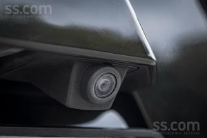 Black Land Rover Discovery 2016 in Riga, with an engine capacity of 3.00 L and mileage of 250 thousand km for 13490 €, photo 8 on AUTOMOTO.COM.LV