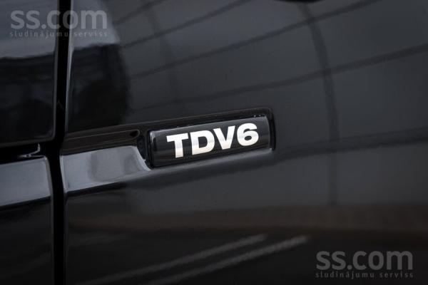 Melns Land Rover Discovery 2016 Rīga, ar dzinēja tilpumu 3.00 L un nobraukumu 250 tūkst. km par 13490 €, foto 8 vietnē AUTOMOTO.COM.LV